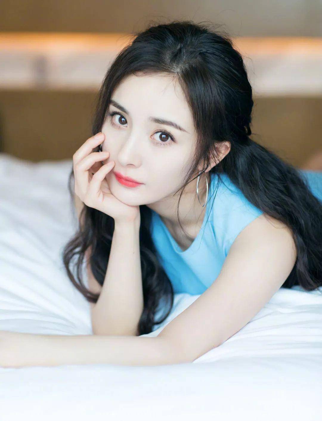 Yang Mi: A drinking glass costs 40,000 yuan, except for Prada and ...