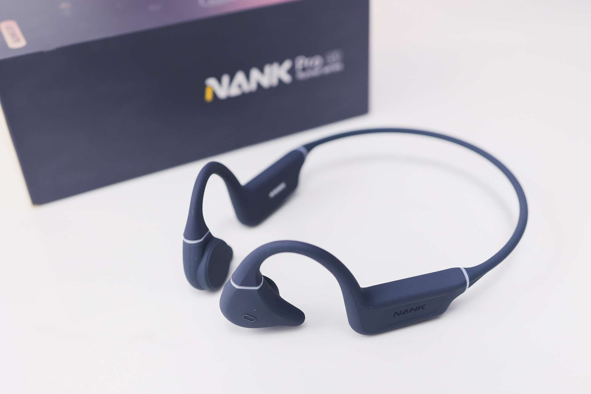 Sea, land and air amphibious sports bone conduction Bluetooth headset South Carolina Runner ...