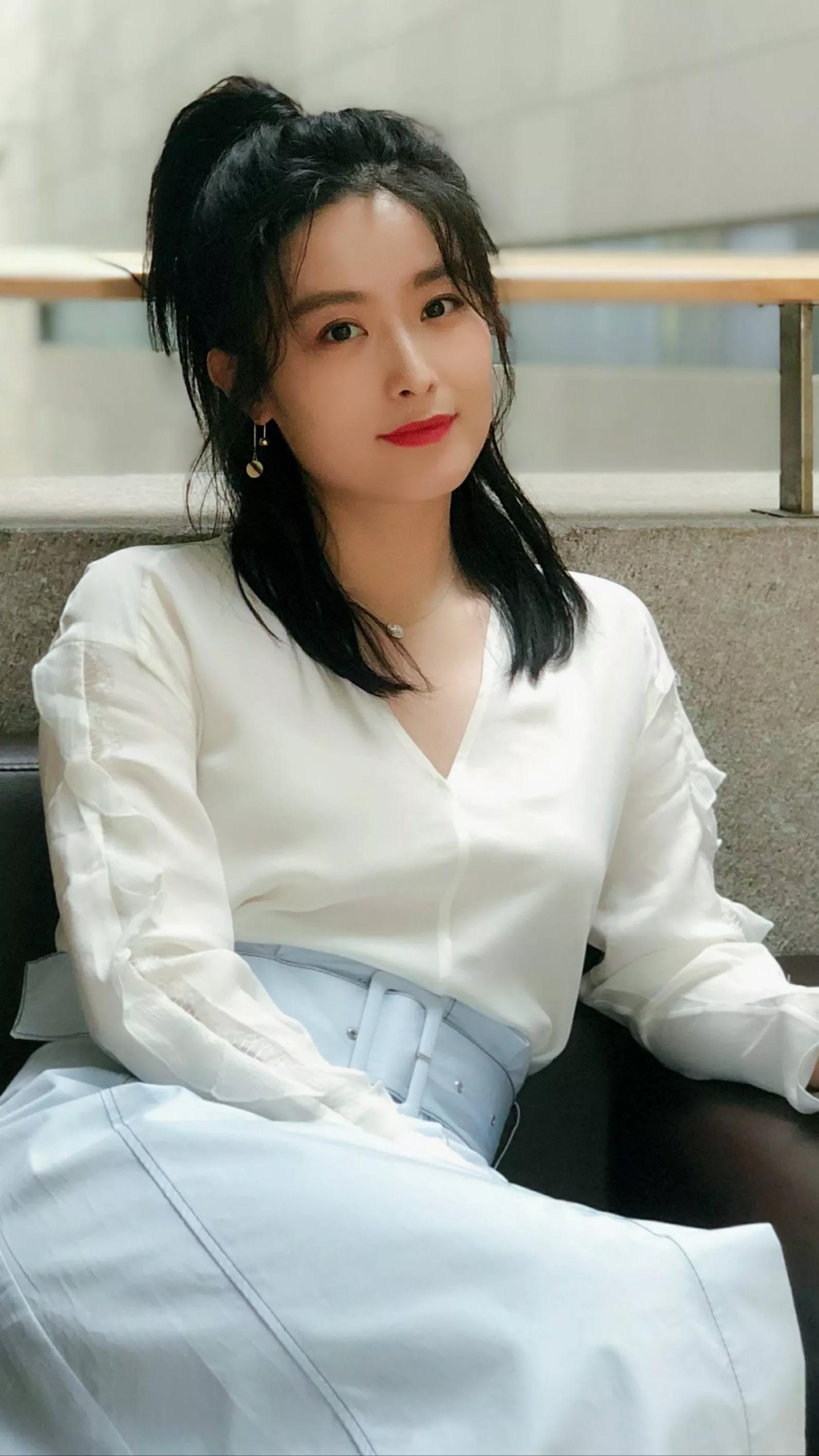 Xu Baihui, who plays Lin Qing in the TV series "Ask the Sky" - elegant ...