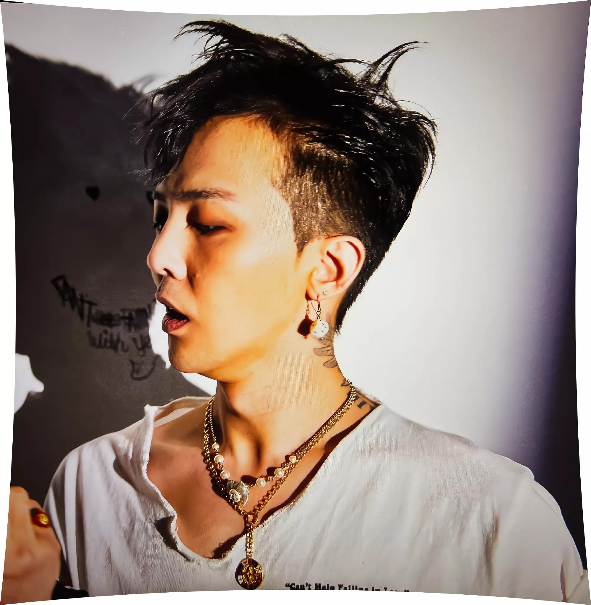 Ding Zeren spent 3 million yuan for four years in chasing stars. Is it ...