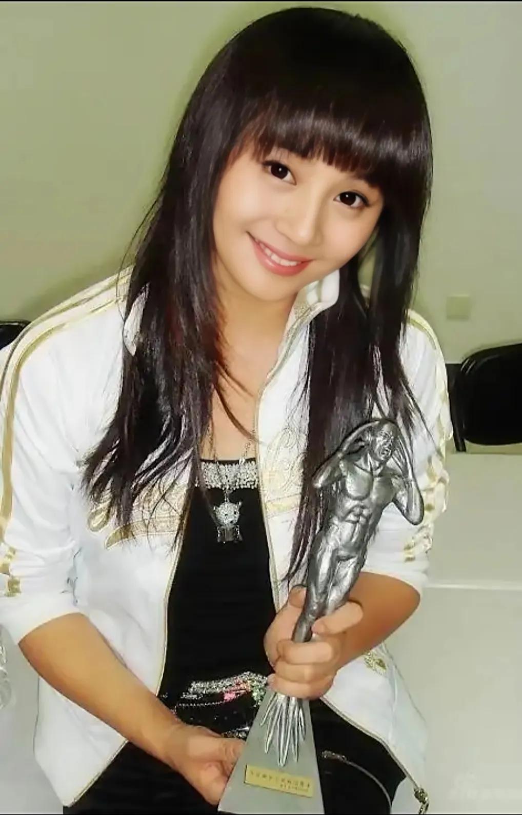 Charming Woman: Cao Ying - iNEWS