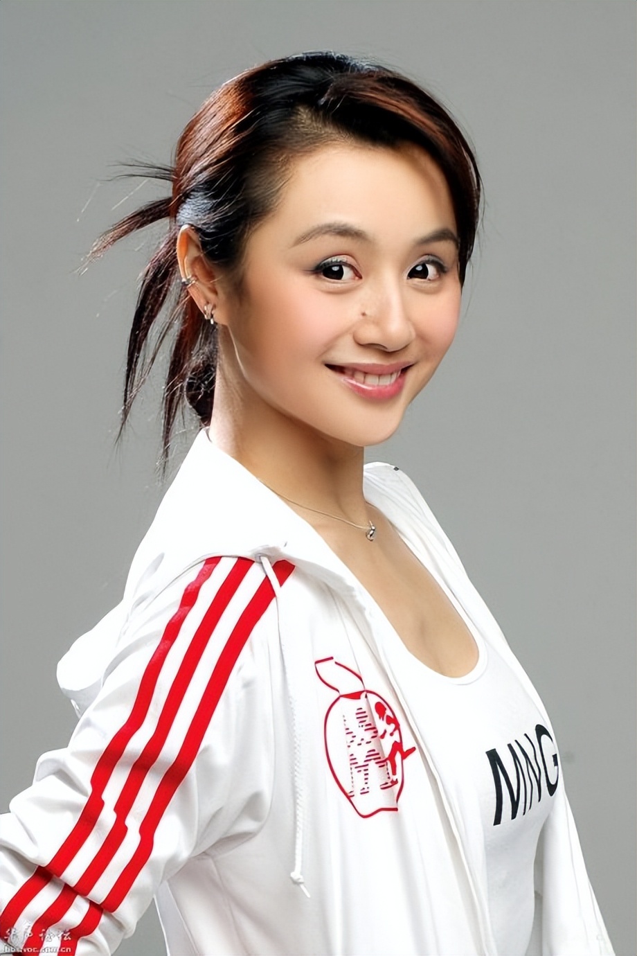 Cao Ying, the former sister of CCTV: Born in the beauty industry, she ...