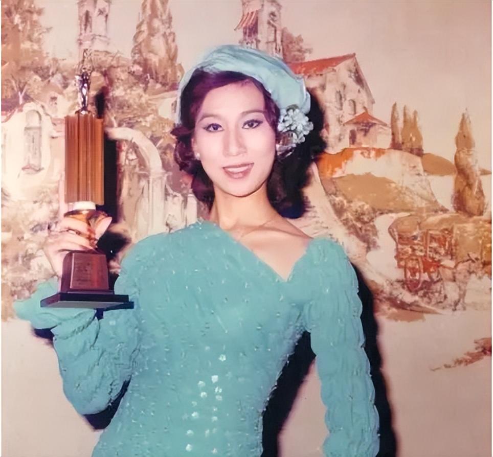 Singer Xi Xiulan, who has been on stage for 40 years, has been in love ...