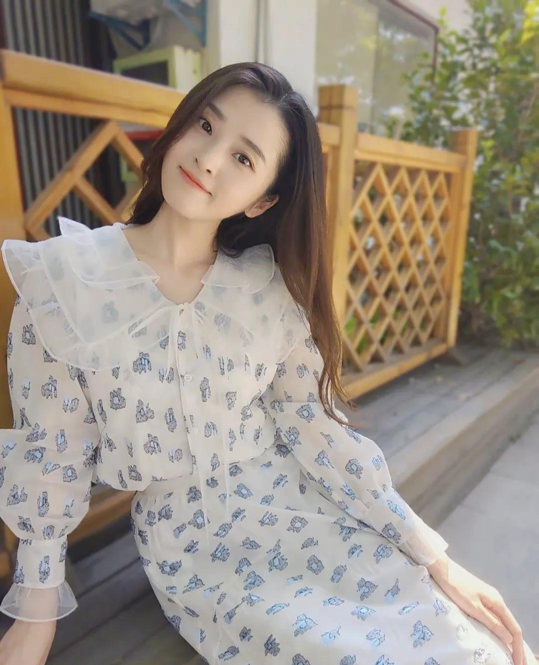 Actress Li Ruojia's fashion photo: the most beautiful Lin Luoxue - iMedia