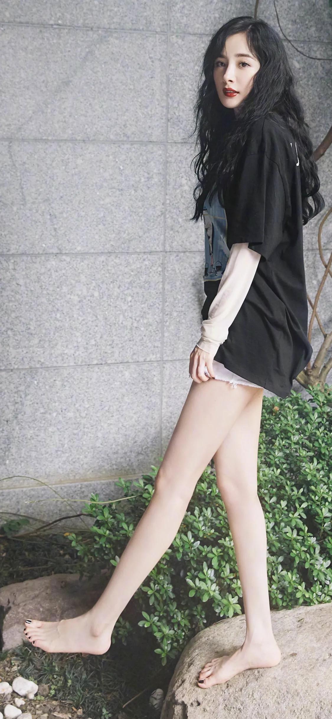 Celebrities' barefoot beauty series 06 (big picture) - iNEWS