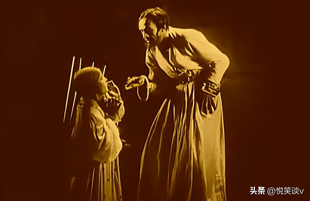 Creation of Horror Atmosphere in the Movie "House of Wax Figures" - iMedia
