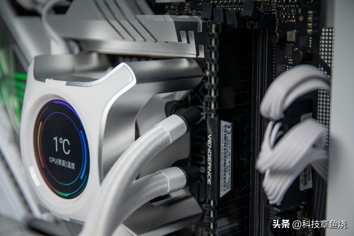 Like to be lazy? You must not miss the Xingu Kunlun 360 II water cooling that simplifies the ...