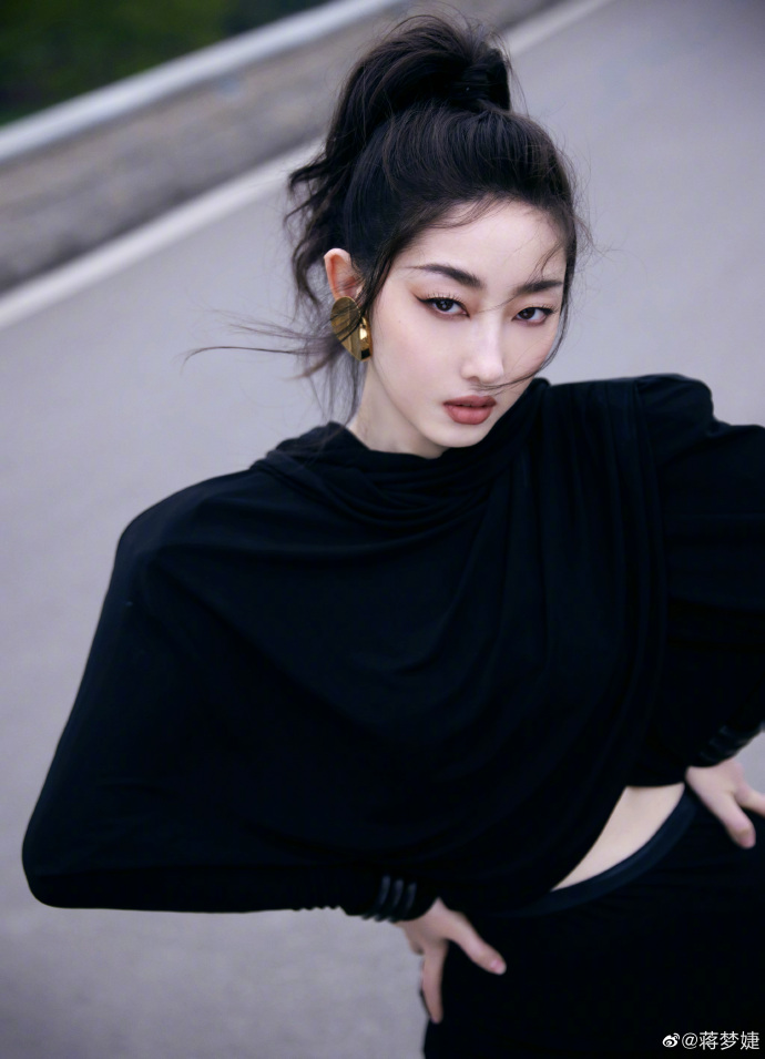 Jiang Mengjie——classical, clever, cold and pure - iMedia