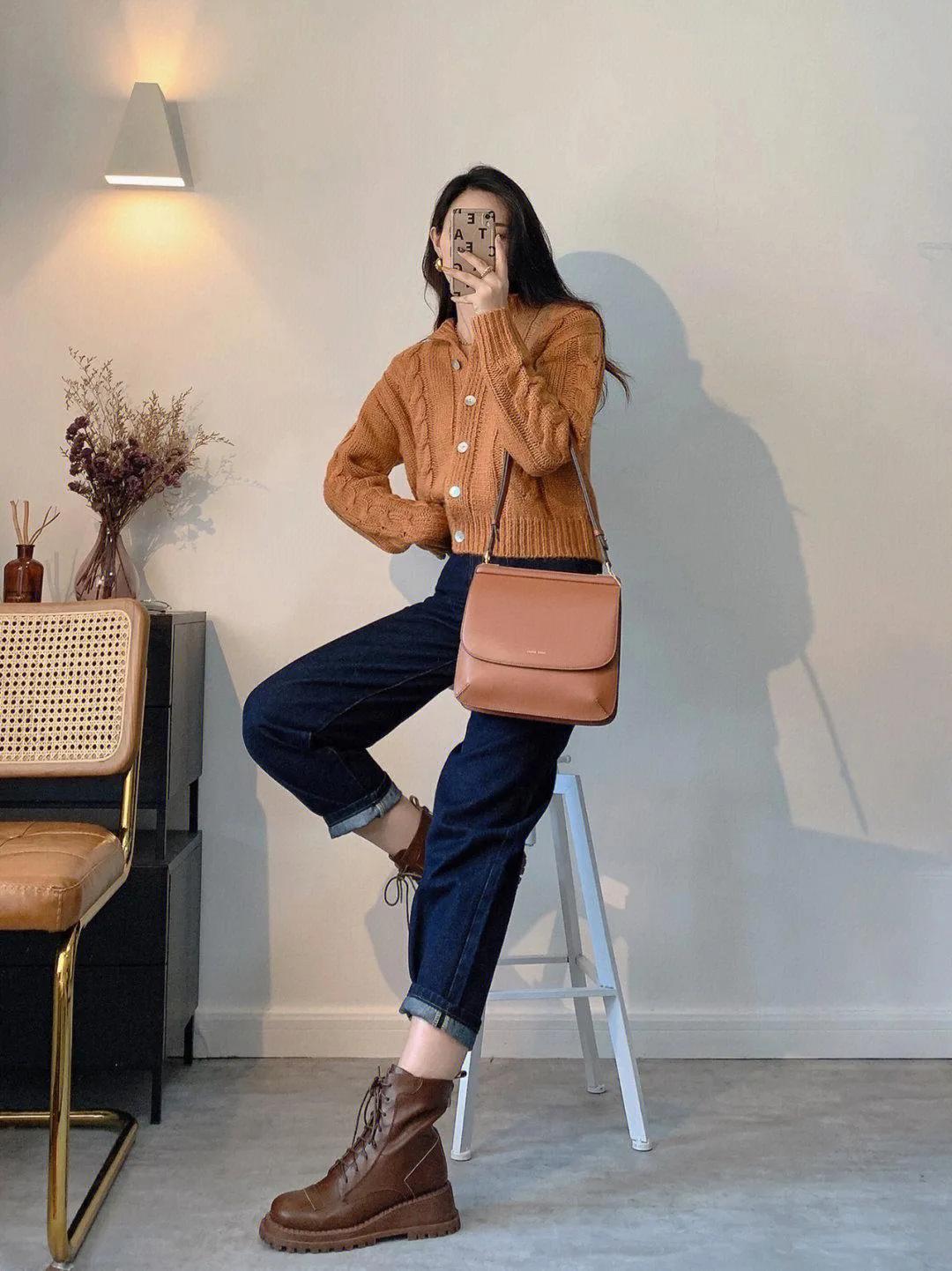 Autumn warm caramel sweater matching - iNEWS