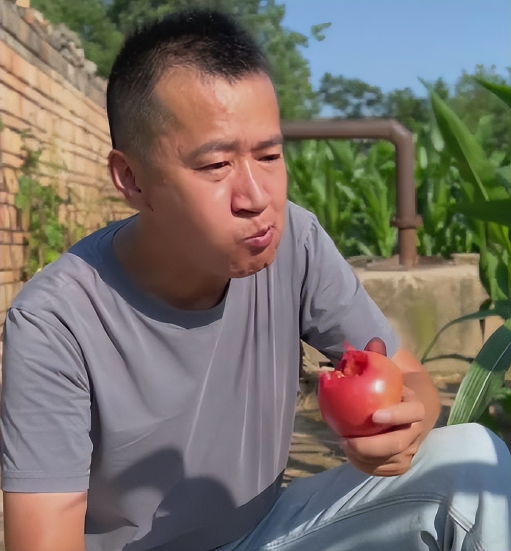 Li Jiaming, an actor Li Jiaming, is ridiculed for selling alcohol on live broadcast: Why not do ...