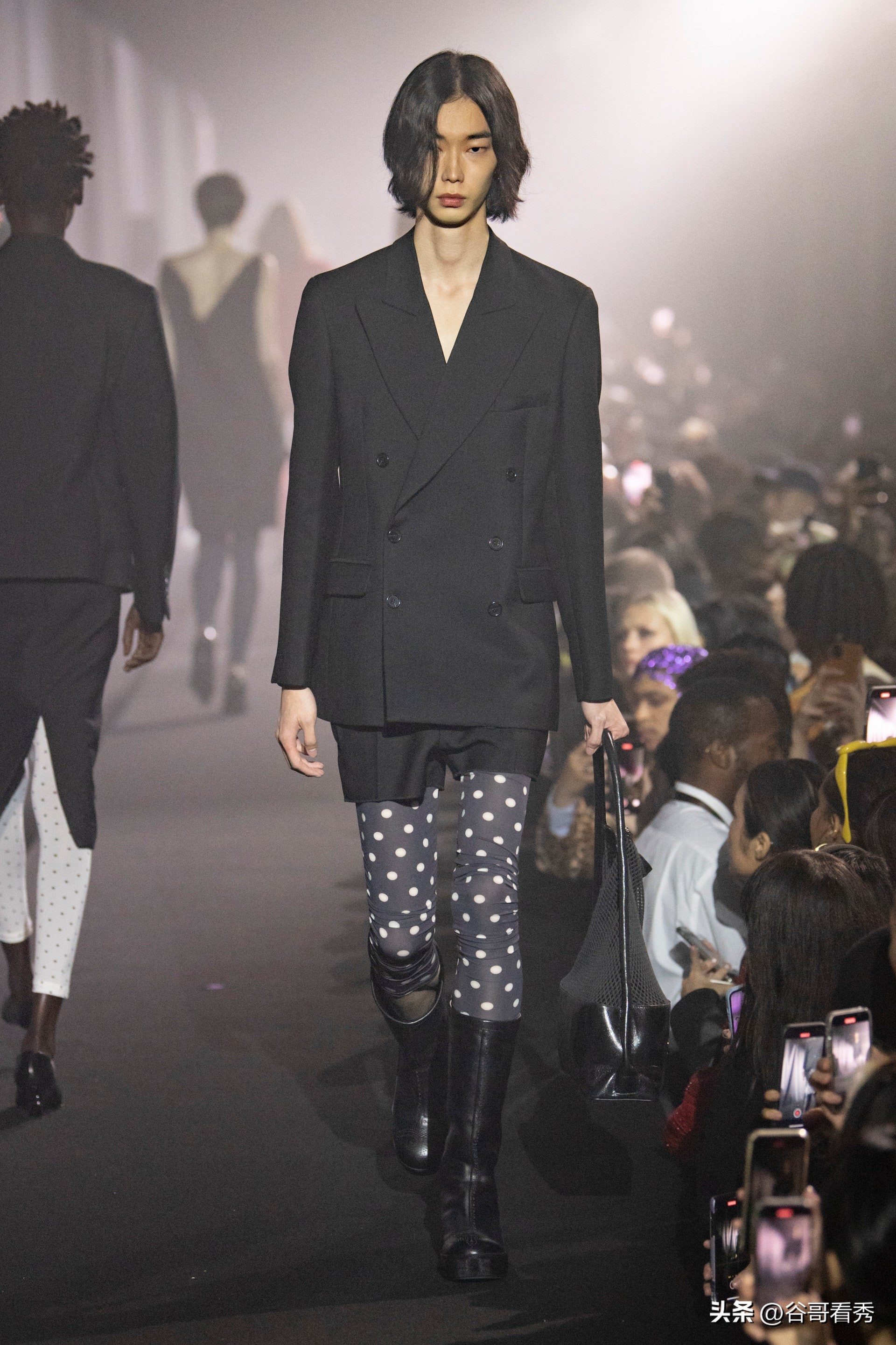 Explosive designer Ralph Simmons at the Spring 2023 ready-to-wear show ...