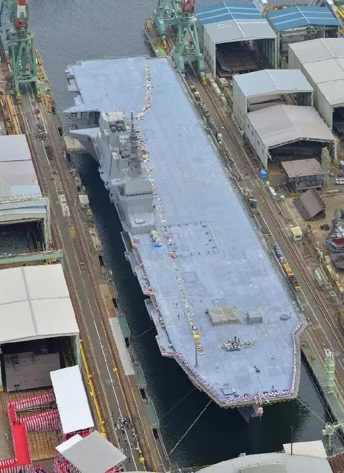 The latest developments of the self-guided aircraft carrier "Kaga" in ...