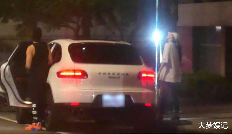 Chen Chuhe crowded the elevator and "hugged his new love" head to head ...