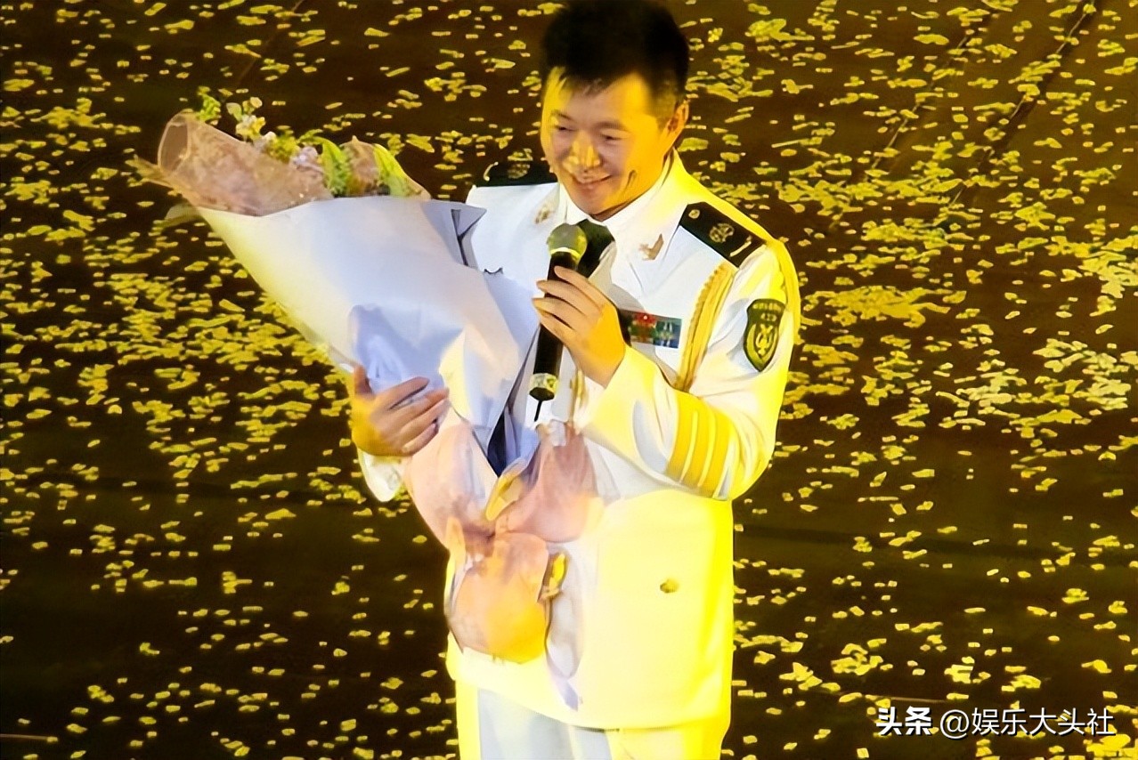 Wang Hongwei, the prince of the West: lost his father at the age of 4, and his mother has been ...