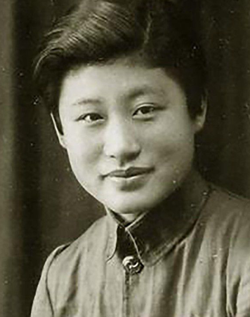 The child of the founding general Zhang Aiping, 58-year-old Lieutenant ...