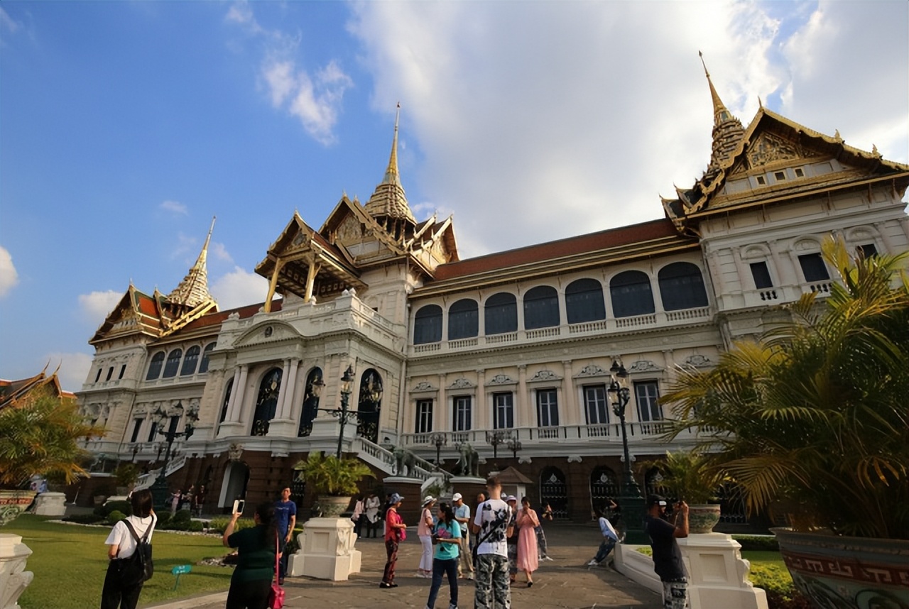 The most interesting place names in Thailand, the English translation ...