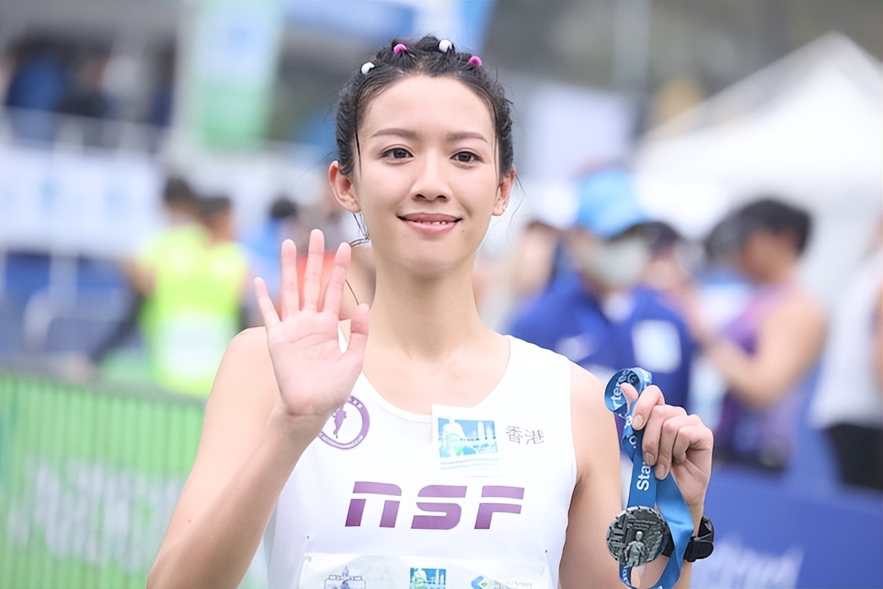 sharp! After TVB, Cai Sibei fought again in the marathon after 5 years, successfully broke the ...