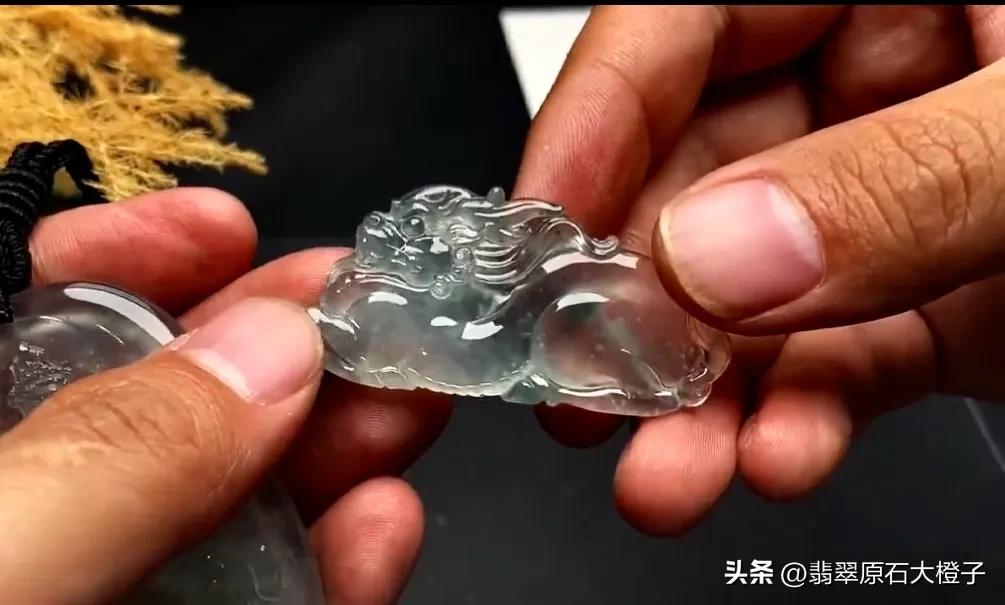 Why does jadeite change color when worn for a long time? - iNEWS