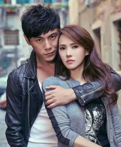 Qin Hao has no regrets in this life. He married his childhood idol as his wife, but now he looks ...