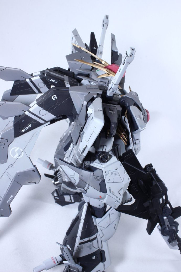 Cauchy Gundam Model, Grey Fine Paint - iNEWS