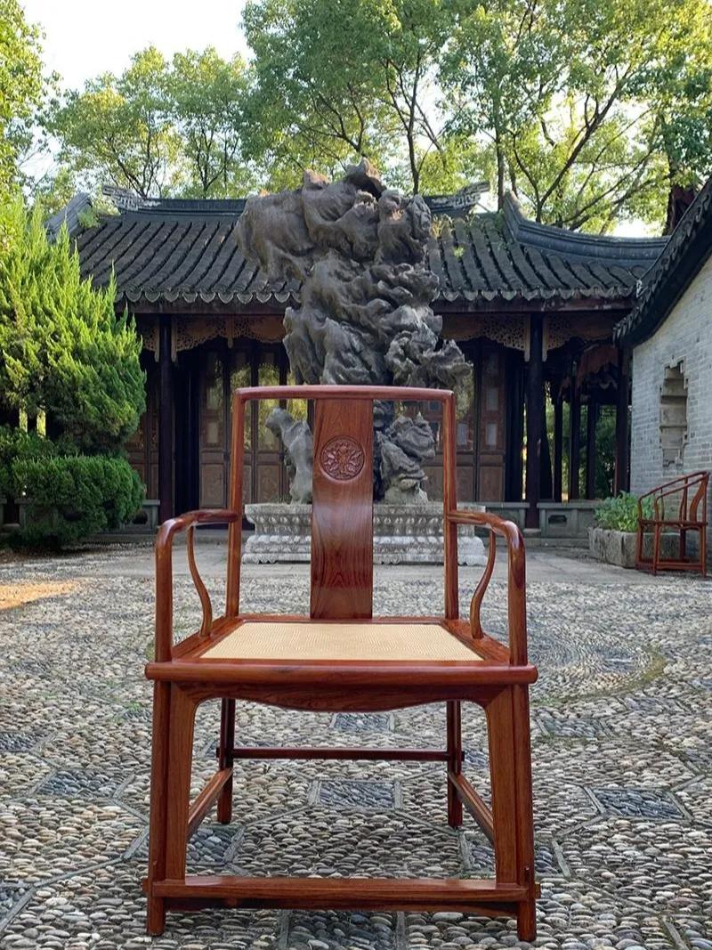 Fan-shaped Chair——"Big Good Man" among the chairs - iNEWS