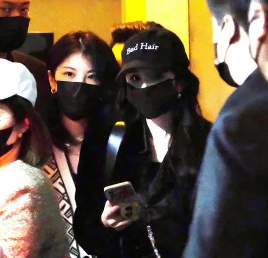 Wu signed an overseas concubine? Wang Junkai and his agent are inseparable? Yang Mi has a secret ...