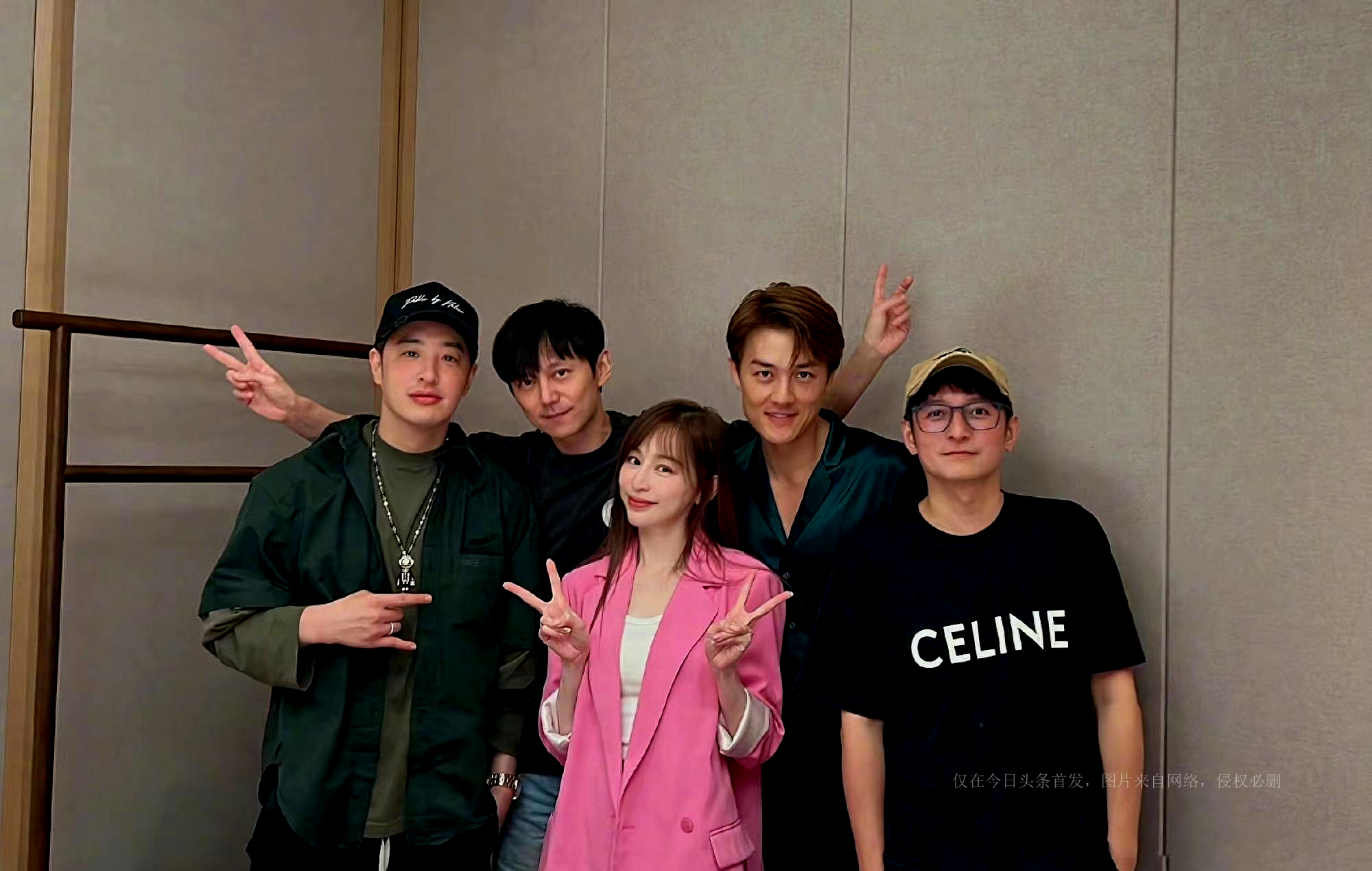 Li Wei Jiahan appeared at a dinner party with He Jiong until his face ...