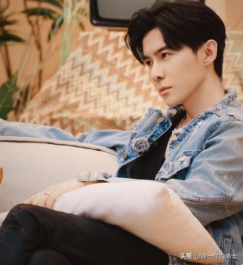 Original After successfully proposing to his girlfriend who is 13 years ...