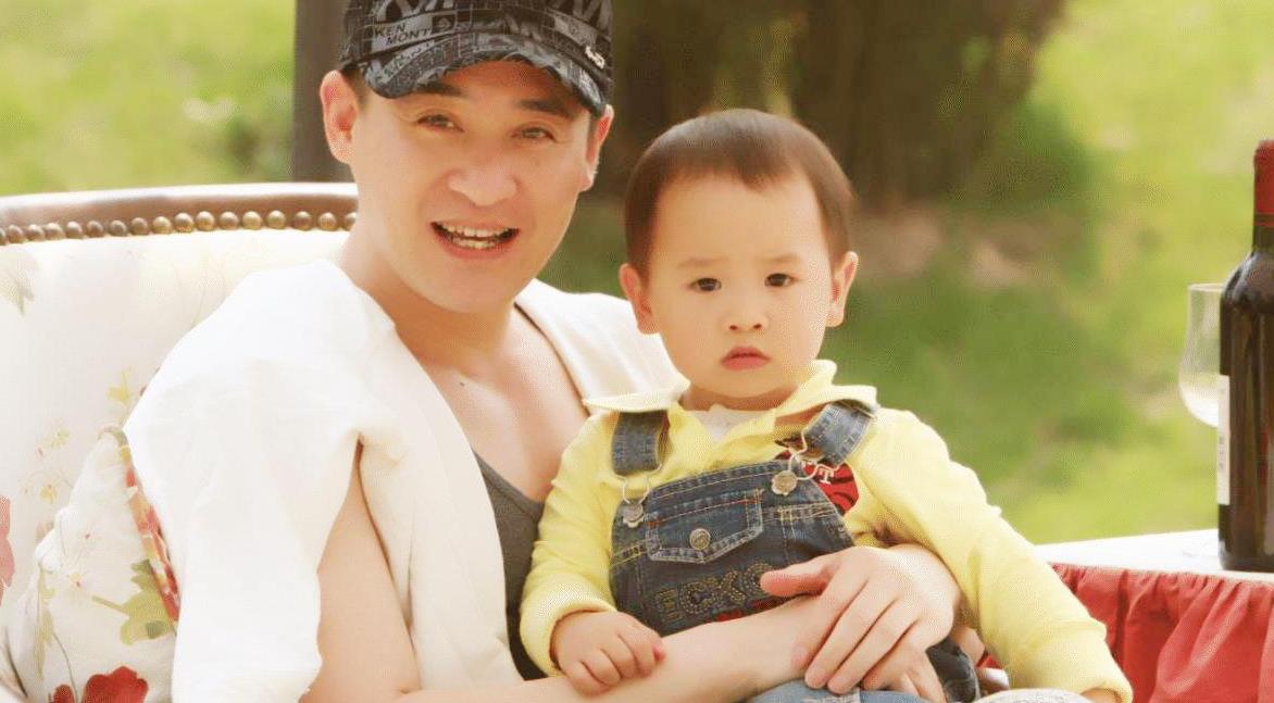 Xiu Qing: became popular with "Murong Fu", married his first girlfriend ...