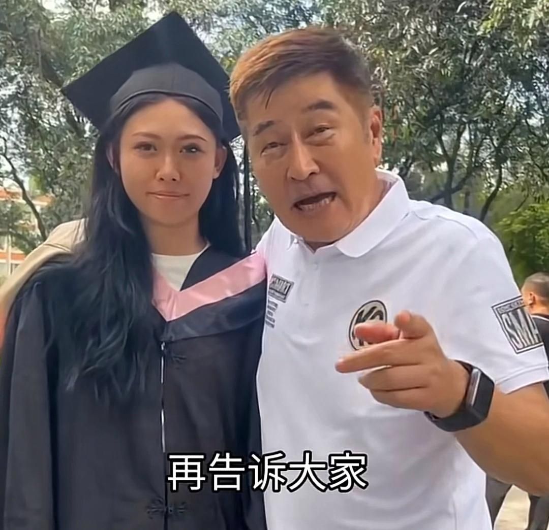Lin Wei shows off his daughter for the first time! Tall and beautiful ...