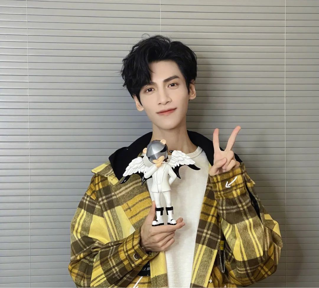 Little Gossip, Haoyi Xing, Wang Yibo, Zhang Yixing, Tan Jianci, Ren ...