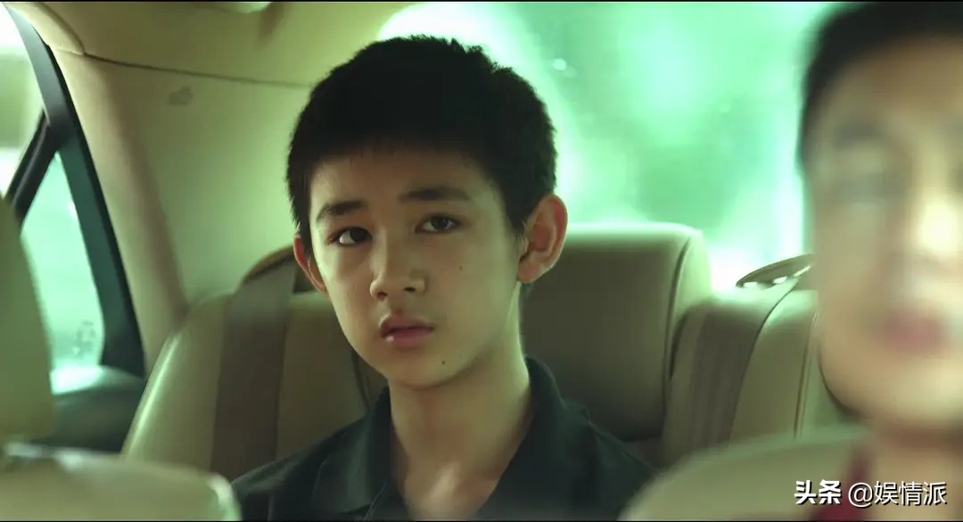 "Fighting Knives in the Snow" has more than 600 million broadcasts, and ...