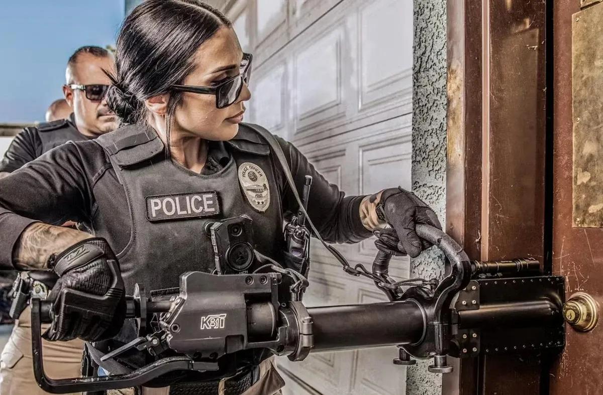 Fantastic Gear: Combining a Revolver with a Ram - KBT Kinetic Breaker ...