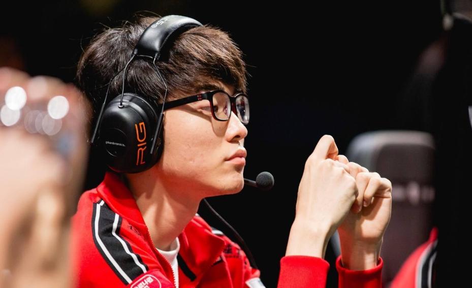 Faker and Deft lead!The oldest and youngest players in each position of ...