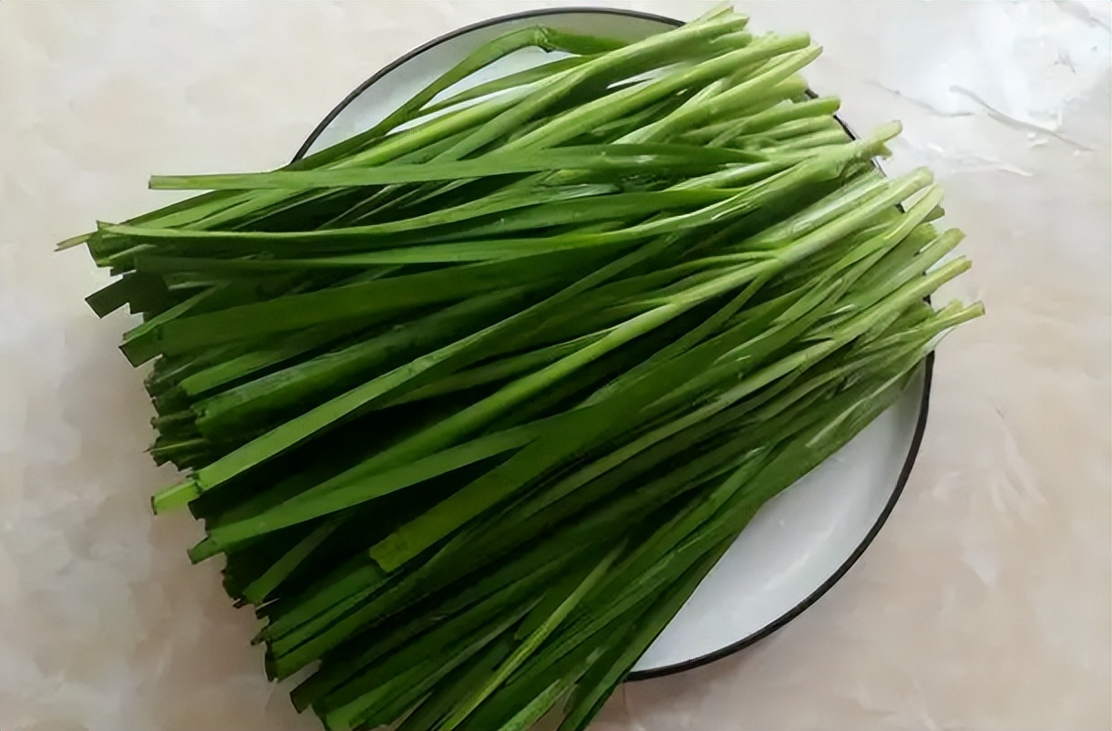 How do you understand the saying "June leek, stinky dog"?Are leeks bad ...