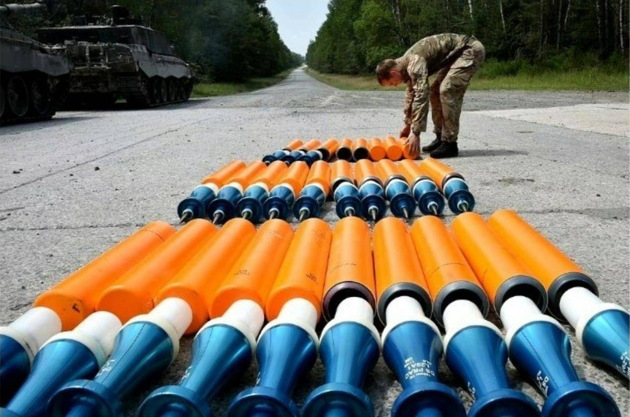 The British depleted uranium bomb shocked the whole world! How terrible is it? It can harm 4.5 ...