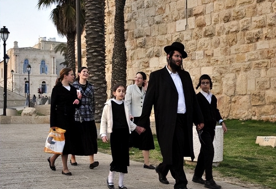 The Jews are so smart, why have they never built a great empire in ...