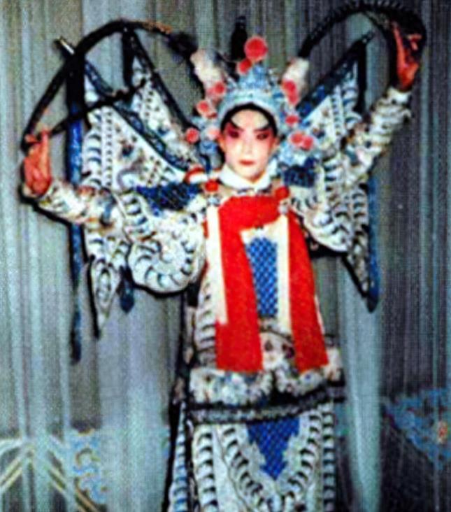 Yu Mingkui was 6 months away from terminal cancer. His son Yu Rongguang ...