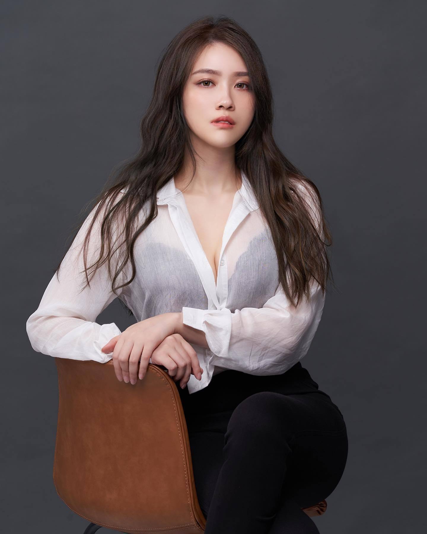 Taiwanese sexy and sweet anchor Kaiqi k7_aphrolin Hot and moving - iNEWS