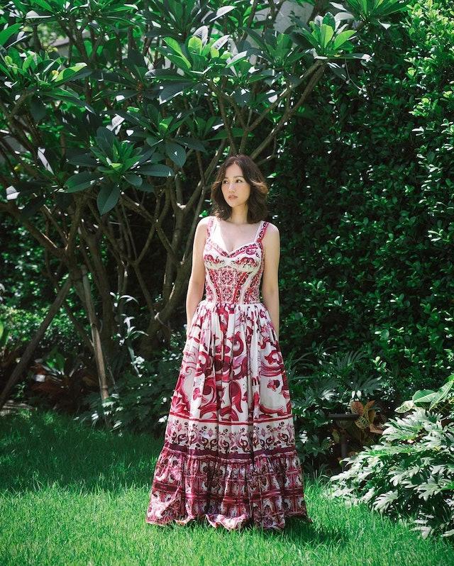 Xie Anqi posted her latest photo - I have my own charm - iMedia