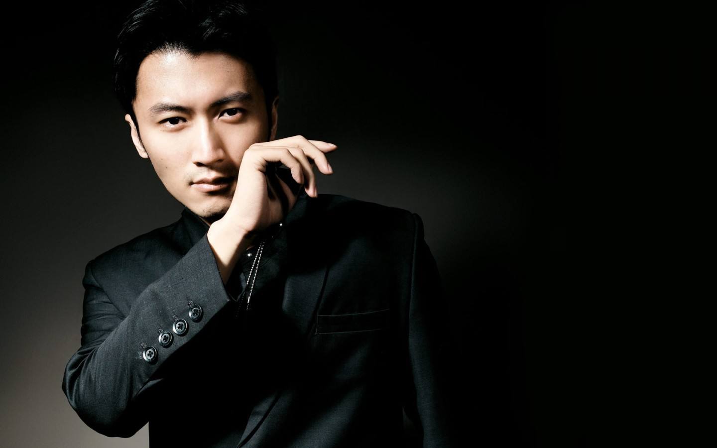Entertainment broke the news: Yang Zi, Lin Yanjun, Zhao Jinmai, Gao Hanyu, Nicholas Tse, Lei ...