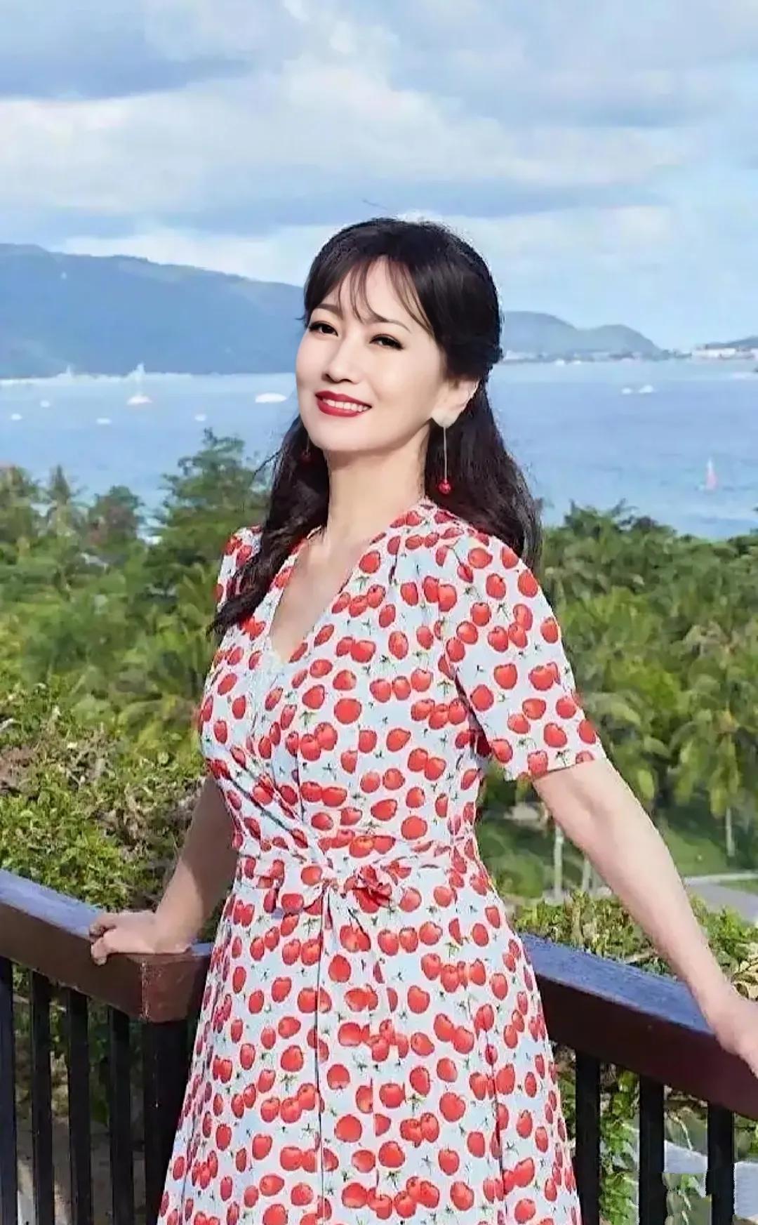 "Goddess of Frozen Age" Zhao Yazhi - iNEWS