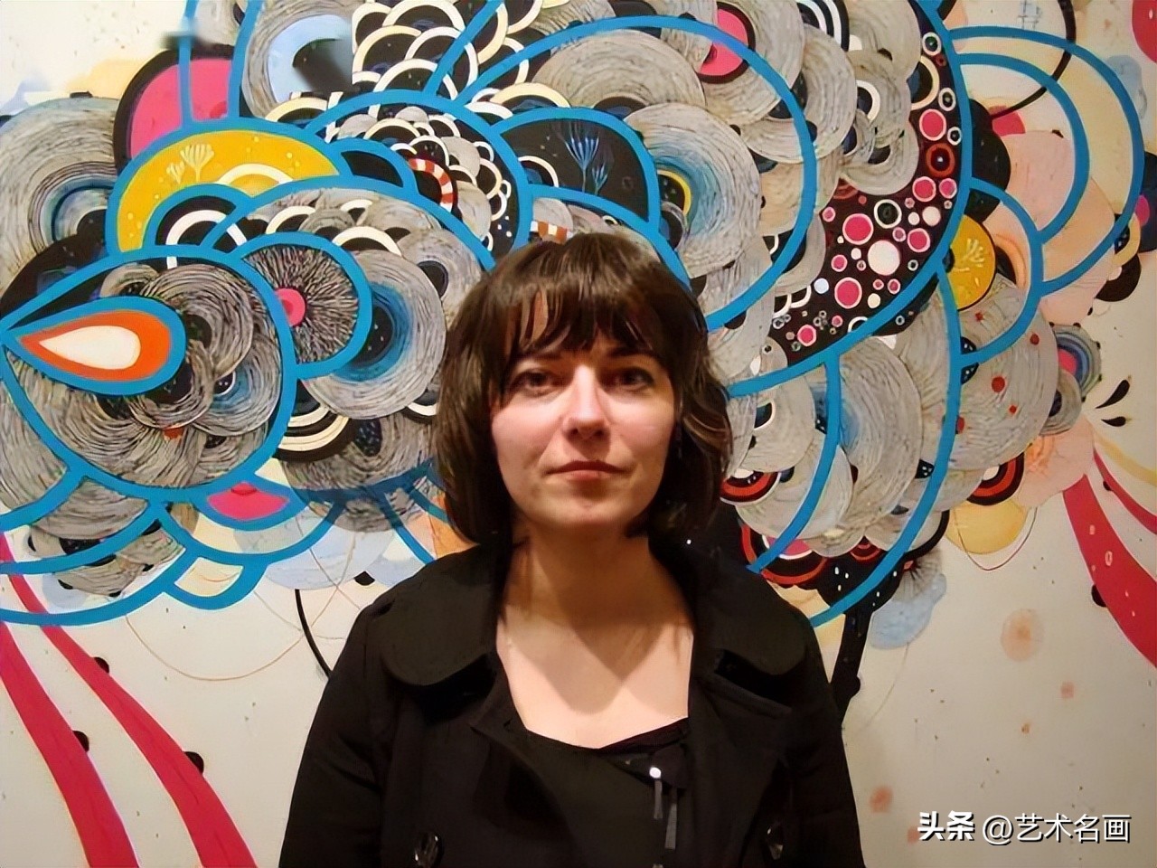 She uses line drawing to draw an elegant soul, colorful and full of ...