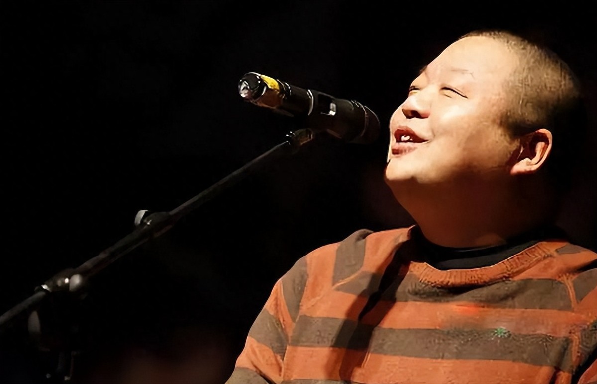 Zang Tianshuo couldn't swallow this breath after he smashed up Na Ying's concert and was beaten ...