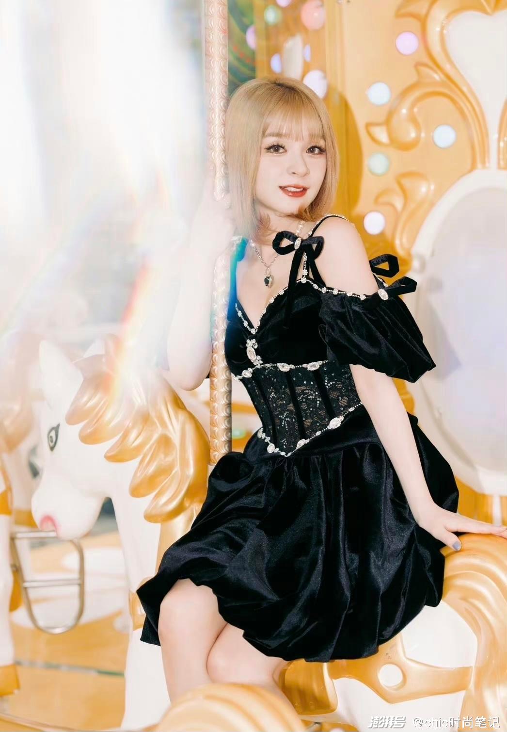 Legend of Phoenix actually collaborated with Meiyi Liya! They even ...