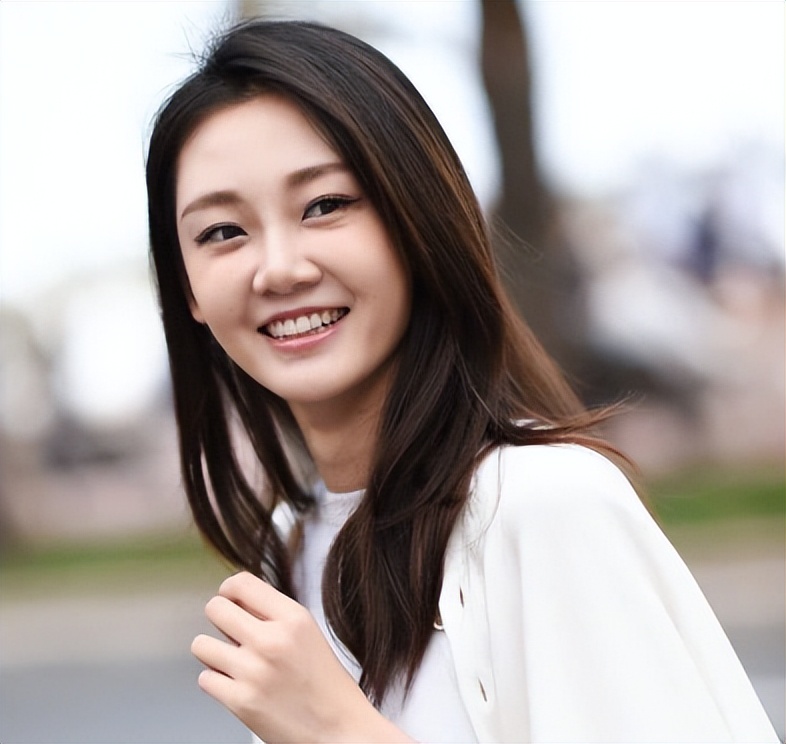 Feng Xiaogang said bluntly: She is too good at pretending, she will never be popular, let alone ...