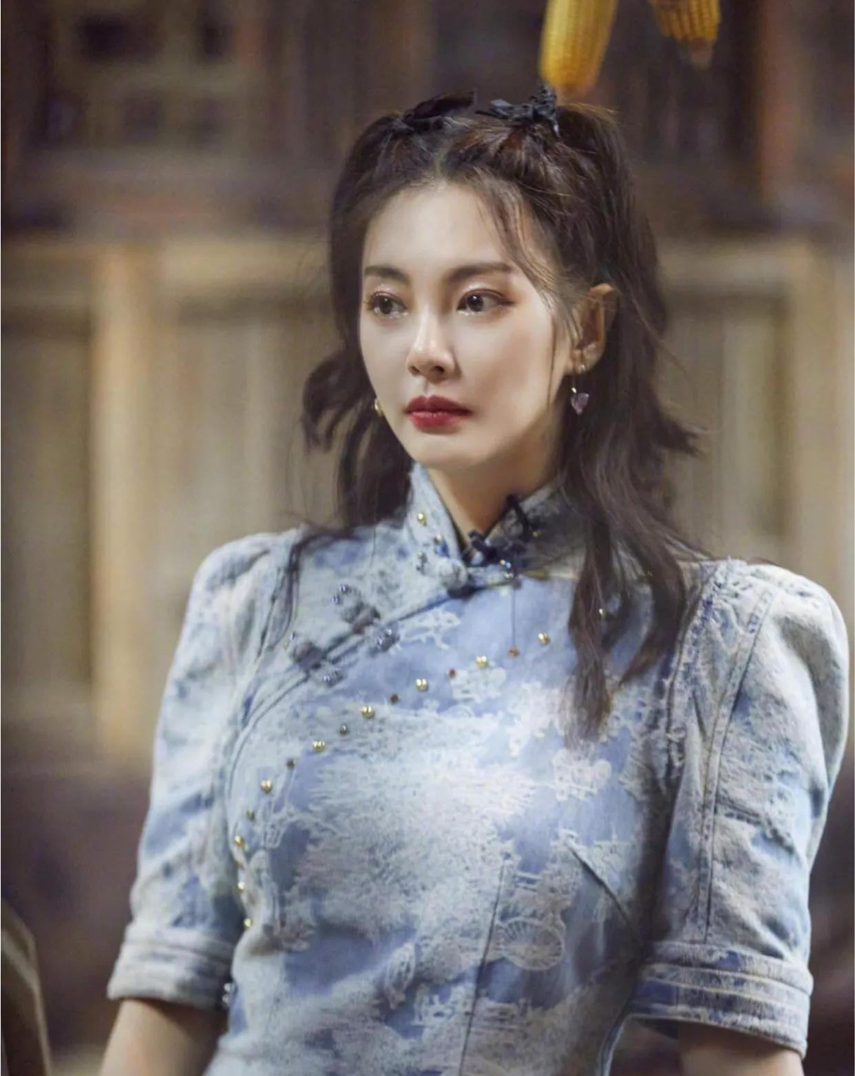 Yang Mi/Zhang Yuqi double ponytail cheongsam, who do you like?#Sweet ...