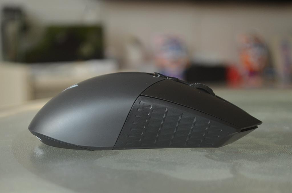 Excellent grip, supports both wired and wireless connections, Rapoo ...