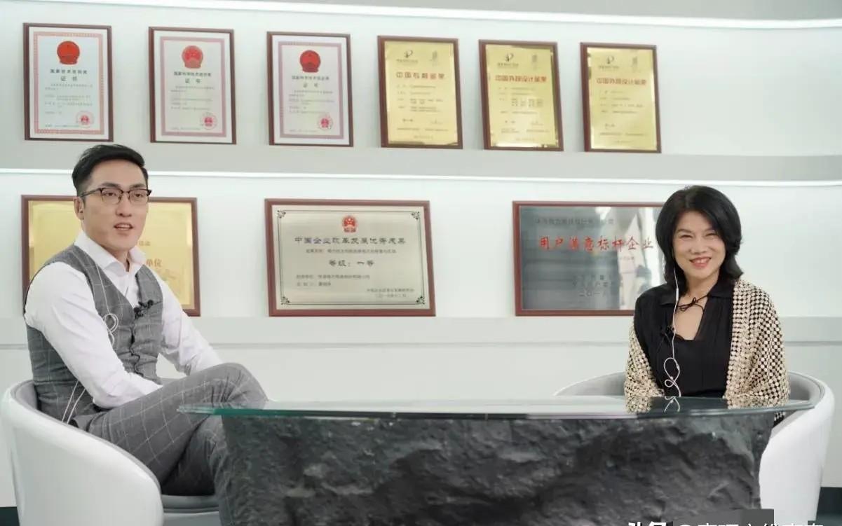 Jinxing posted a question about the connotation of Dong Mingzhu and Wang Ziru: He posted a photo ...