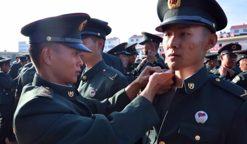 In 1989, when Gu Yue was invited to a state banquet, General Yang ...